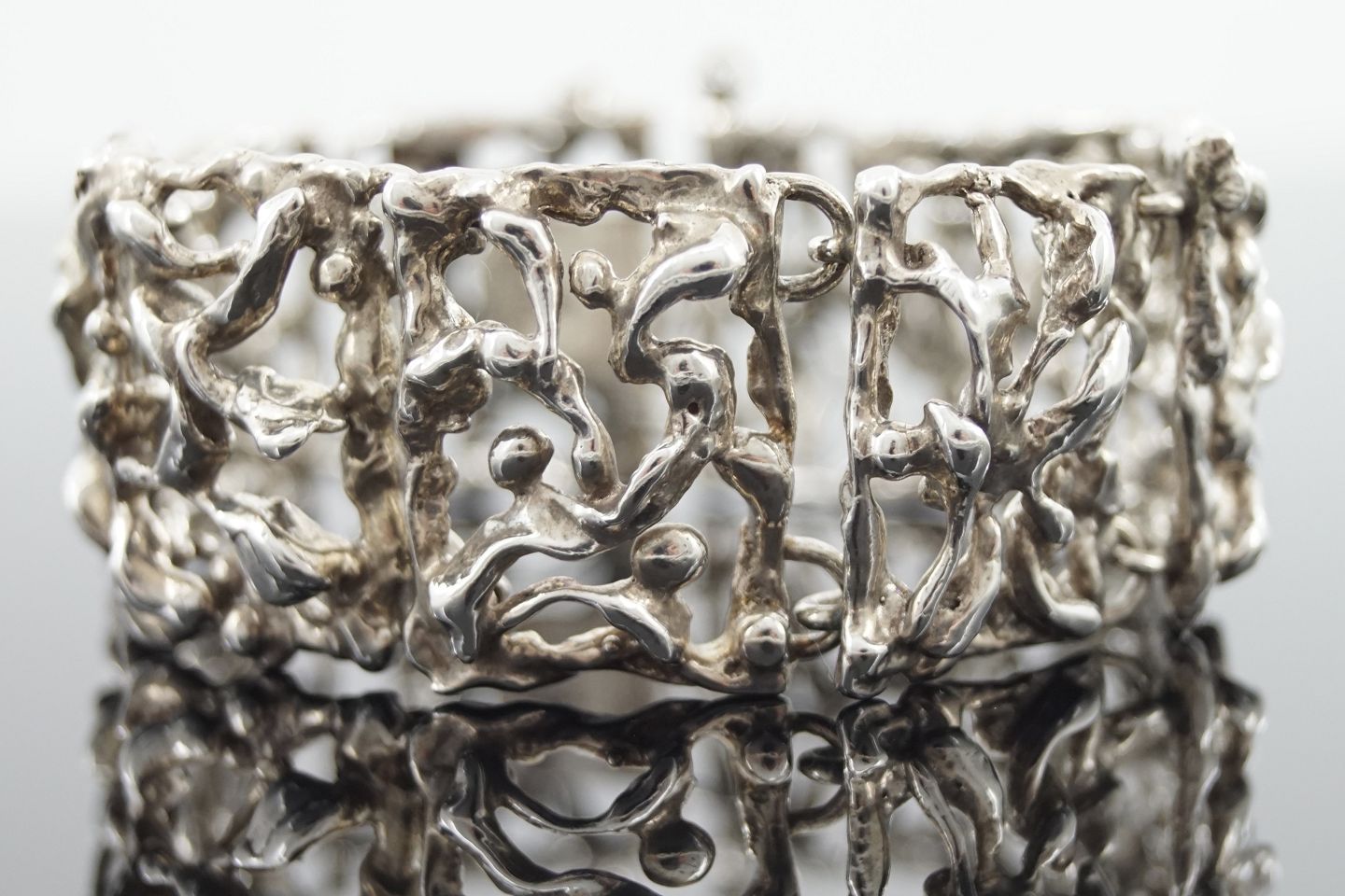 Antik Damgaard-Lauritsen - Aage Weimar; Bredt armbånd af sterling sølv
